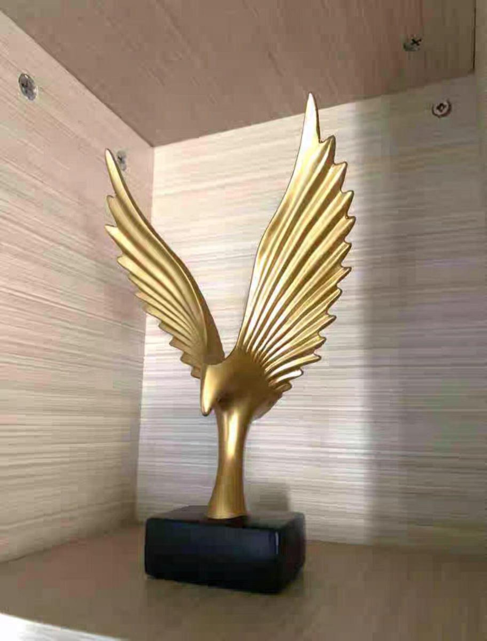 Resin Angel Wing Statue: Abstract Gold Eagle Sculpture, Home Decor (22 ...