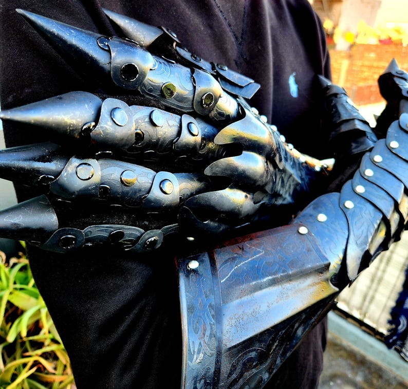 Medieval Nazgul Black Etching Gloves - Gauntlets Steel Gloves - Hand ...