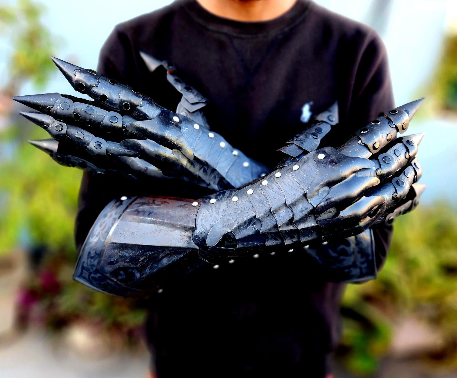 Medieval Nazgul Black Etching Gloves - Gauntlets Steel Gloves - Hand ...