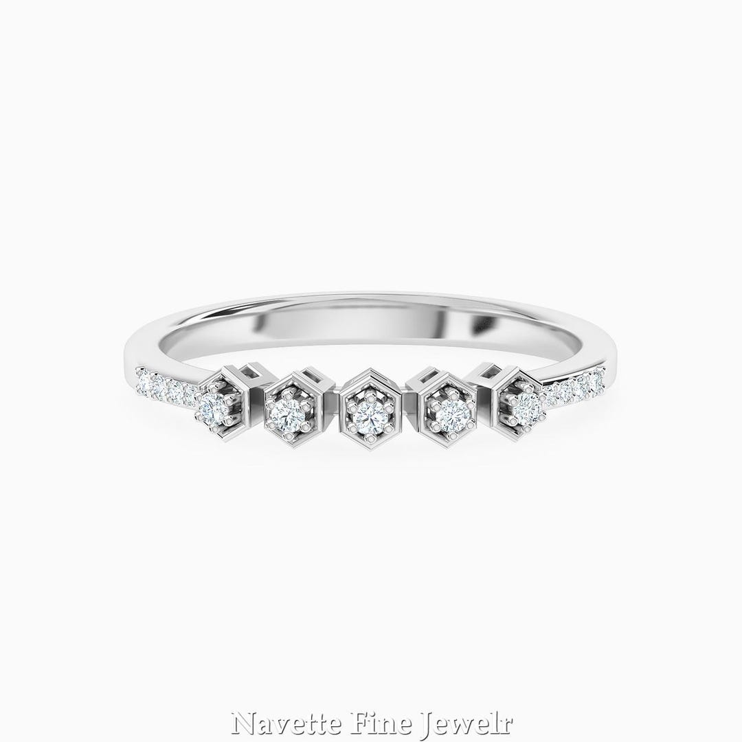 Circle Diamond Ring Engagement Ring, Stunning Circle Cut Diamond ...