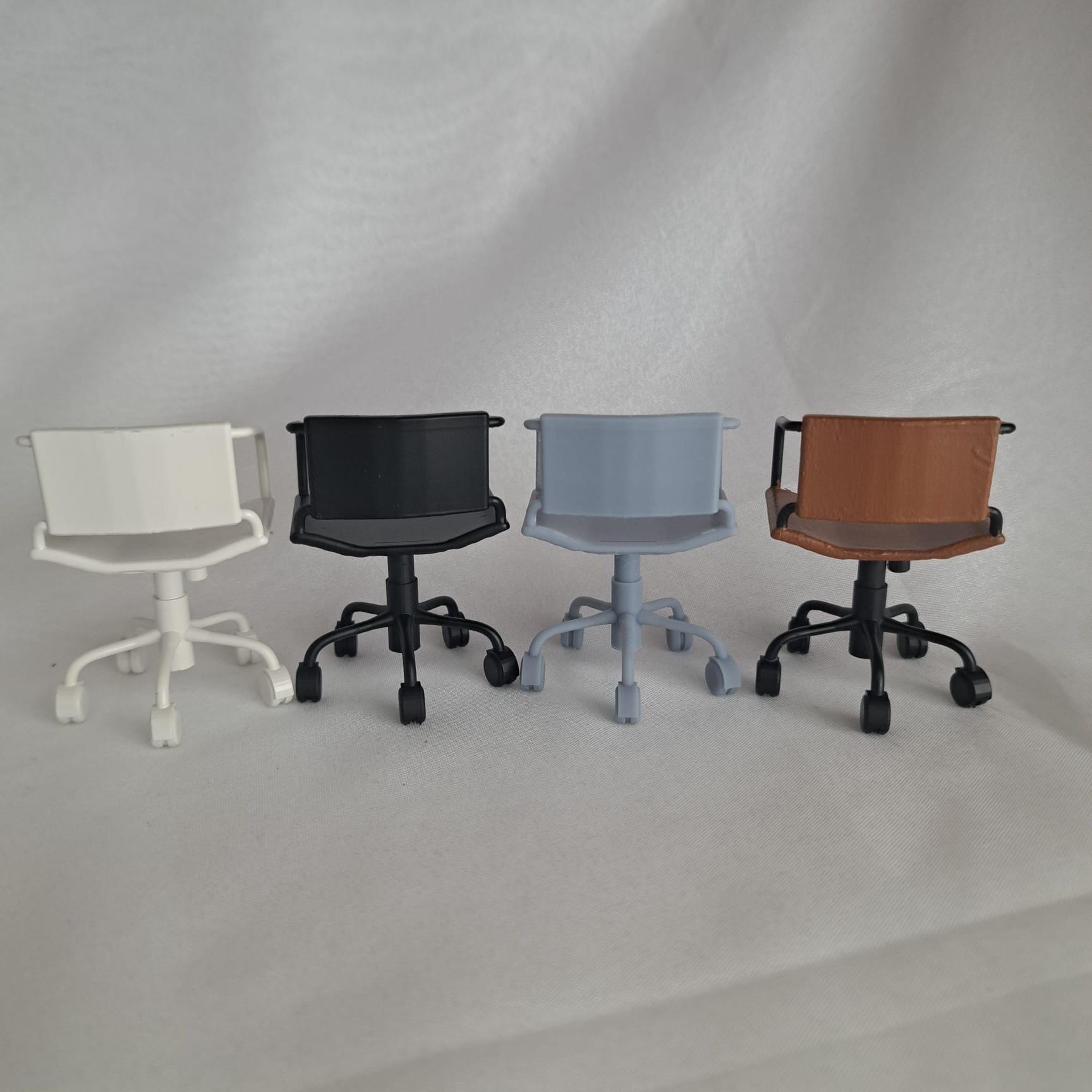 Office Chair 1:12 Miniature Scale Modern Swivel Desk Chair Dollhouse ...