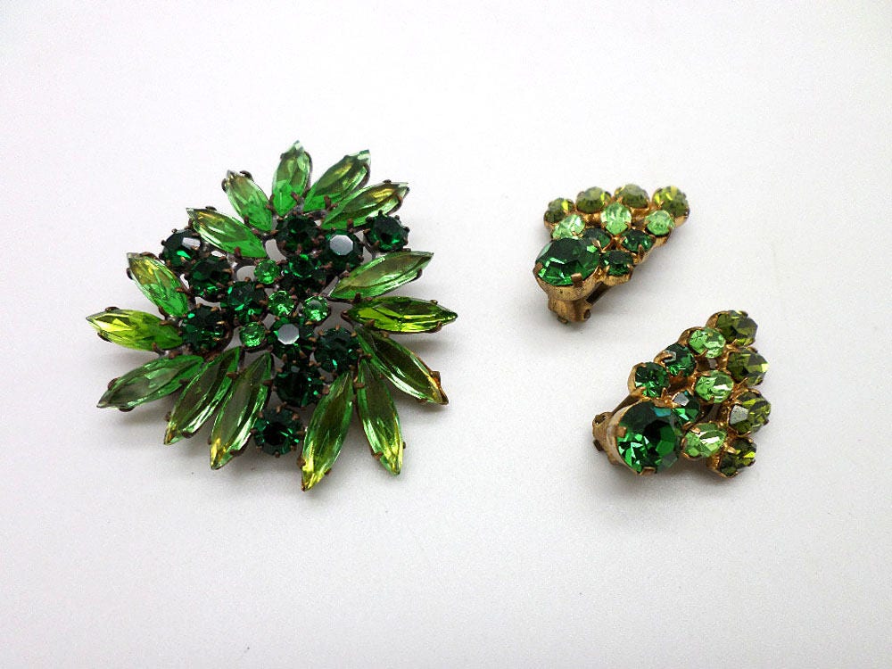 RESERVED Vintage Green Rhinestone Pin Brooch and Clip On Earrings ...