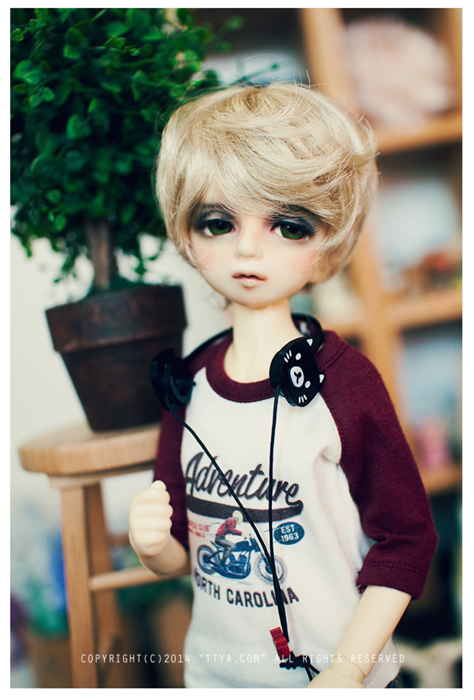 MSD Adventure Raglan T-shirts wine - Etsy