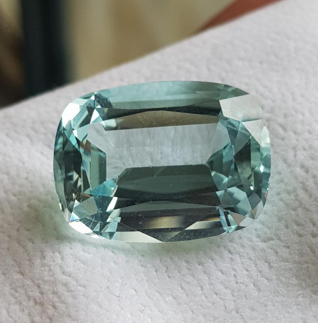 Natural Aquamarine Light Blue Color 32 Carats – Gilgit, Pakistan - Etsy