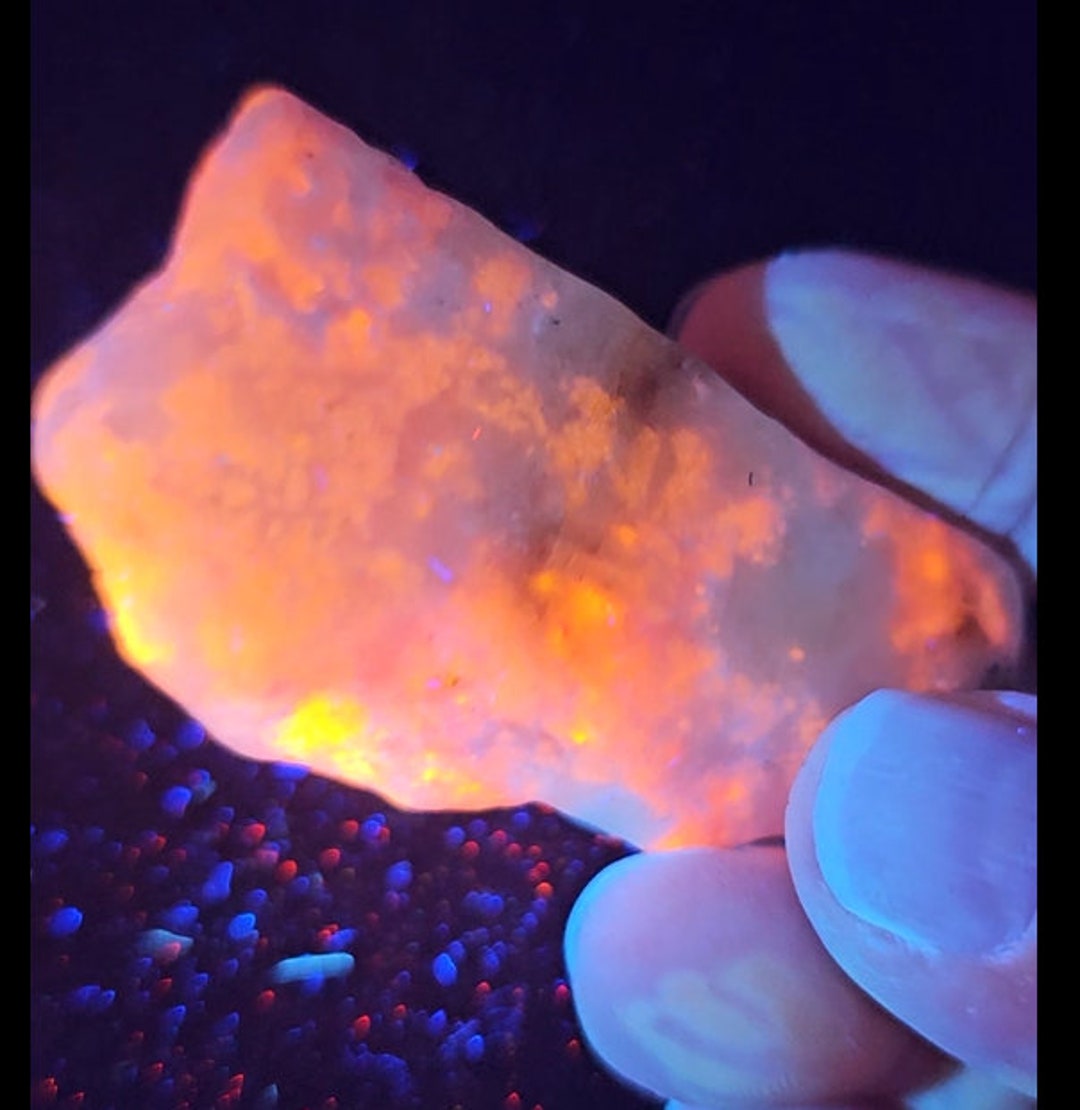 Hackmanite Uv-reactive Tenebrescent Polished 26g Mineral Specimen VERY ...