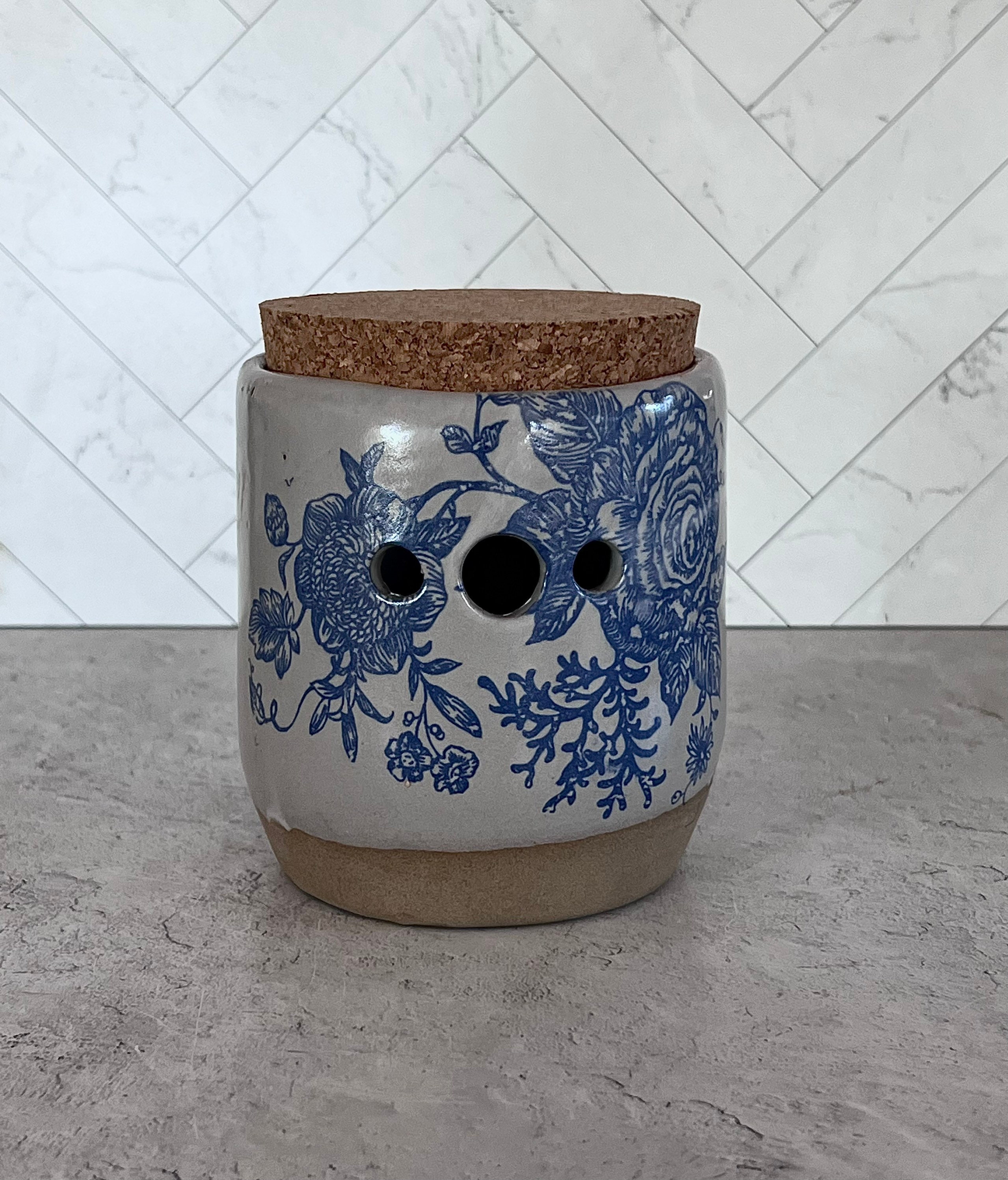 Ceramic Garlic Keeper, Kitchen Decor, Handmade Garlic Jar - Etsy
