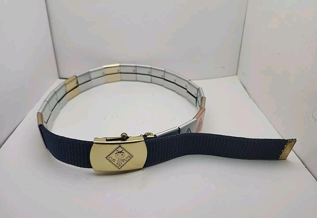BSA Cub Scout Belt W/ Brass Buckle & 19 Merit Badges Adventure Loop ...