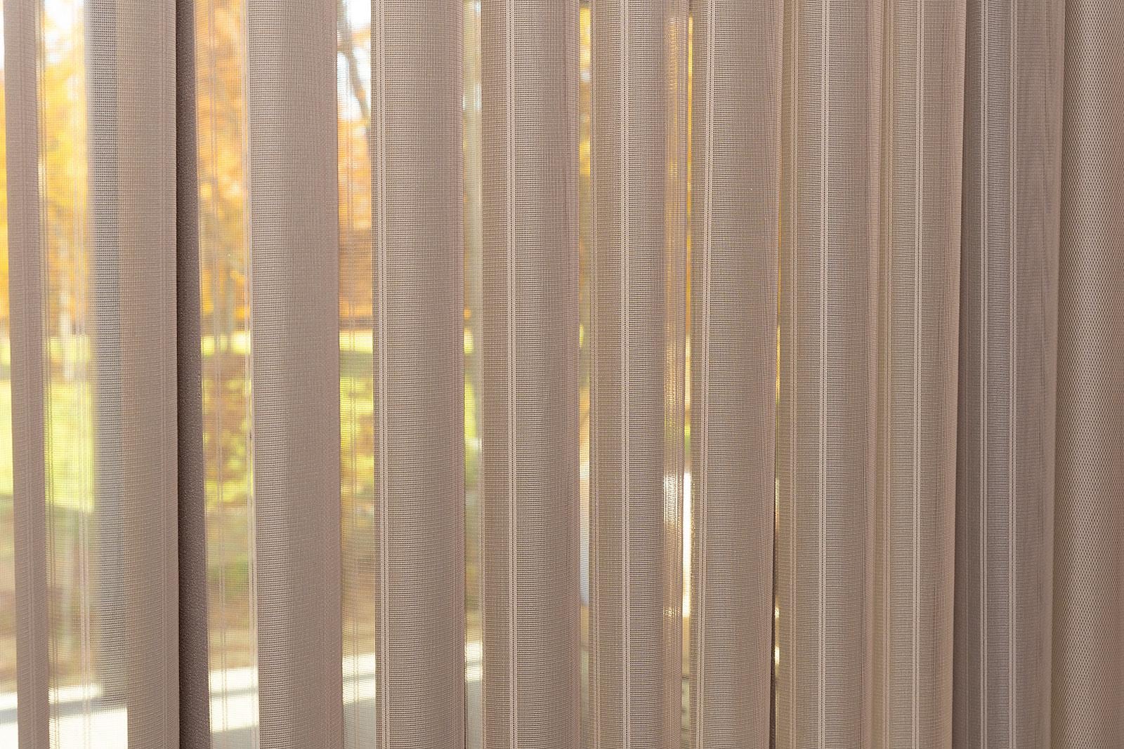 Manual 50% Blackout Sheer Vertical Curtains Blinds Smart Windows ...