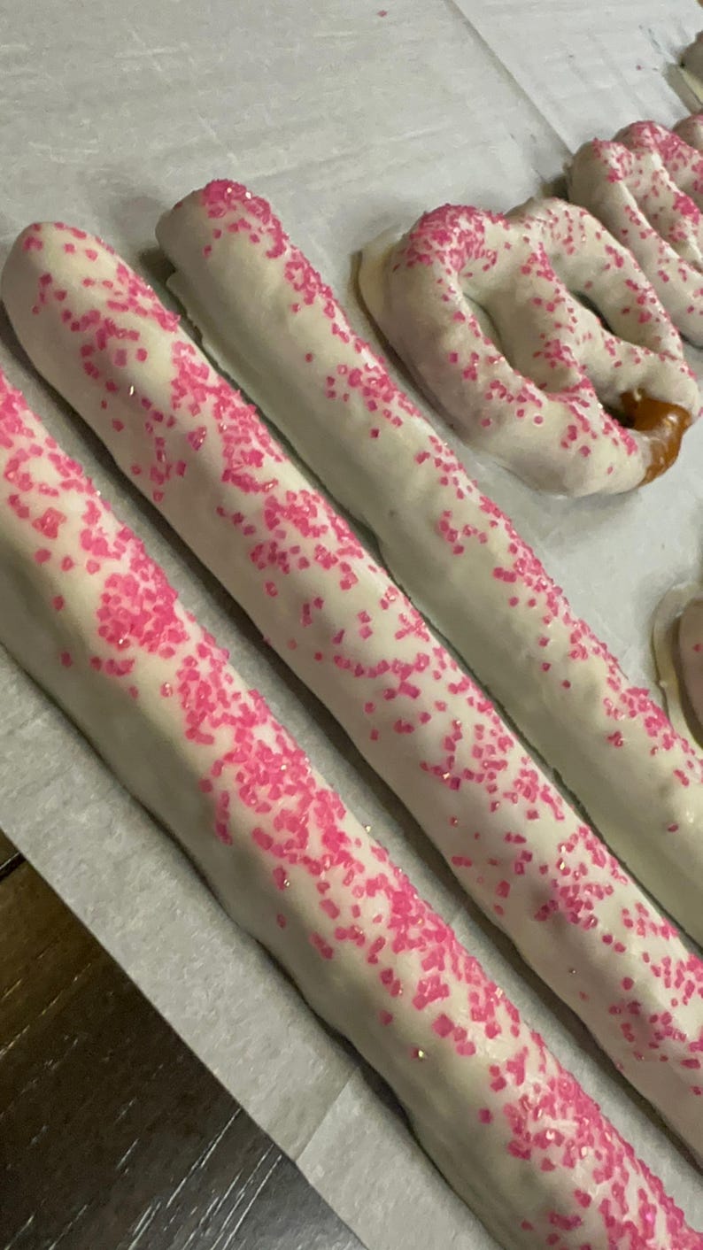 Chocolate Covered Pretzel Rods and Knots – Custom Colors, Party Favors ...