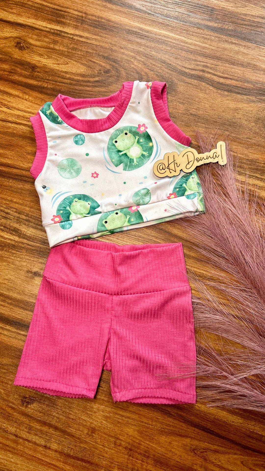 Handmade Baby Outfit: Frog Tank Top & Pink Ribbed Shorts - Etsy