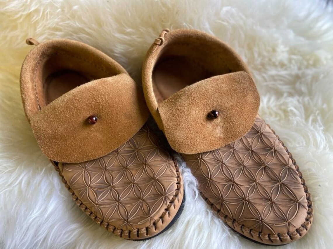 Clean Cut Inca Moccasin FLOWER of LIFE Hand Etched Art | Etsy