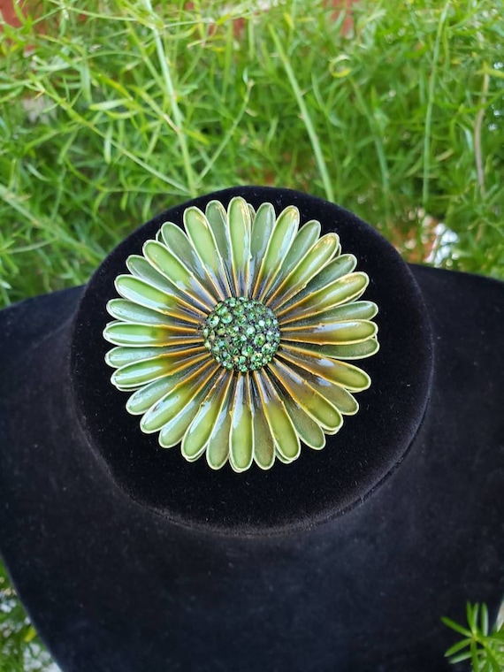 vintage enameled green floral - Gem