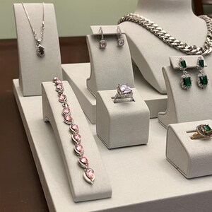 Deluxe Jewelry Display Luxury Jewelry Showcase Display Set Suede ...