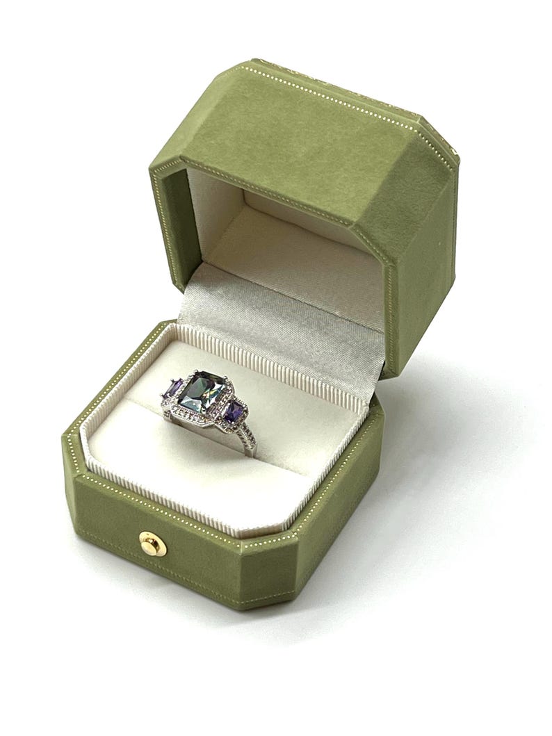Vintage Velvet Ring Box: Light Green Octagonal Jewelry Storage - Etsy