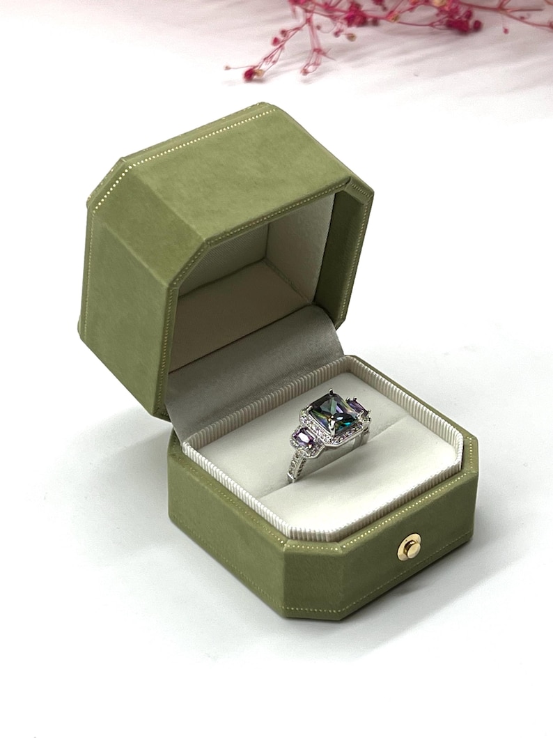 Vintage Velvet Ring Box: Light Green Octagonal Jewelry Storage - Etsy