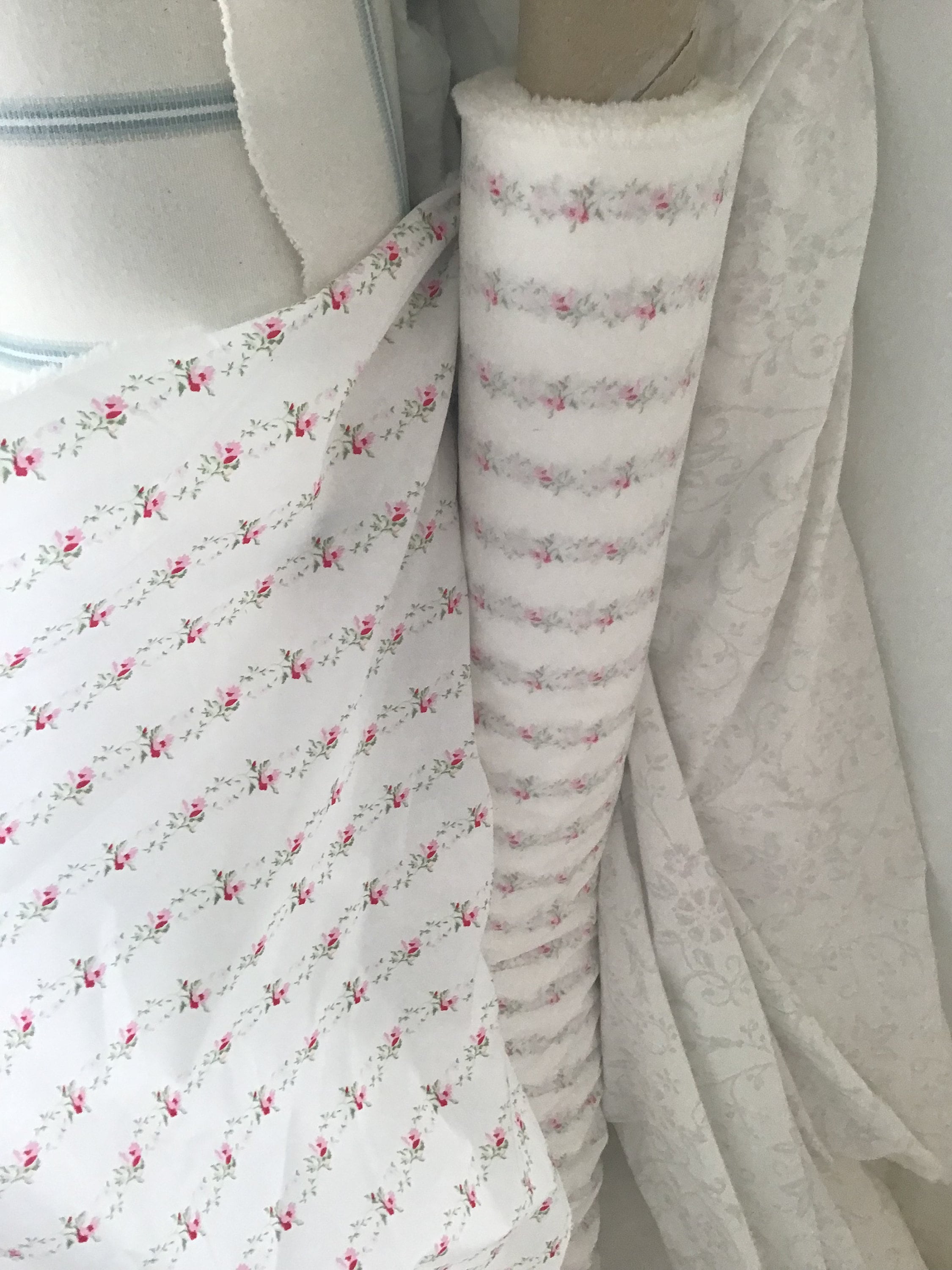 Rachel Ashwell Shabby Chic Couture Ditsy Trails Pink Red Green Rosebud ...