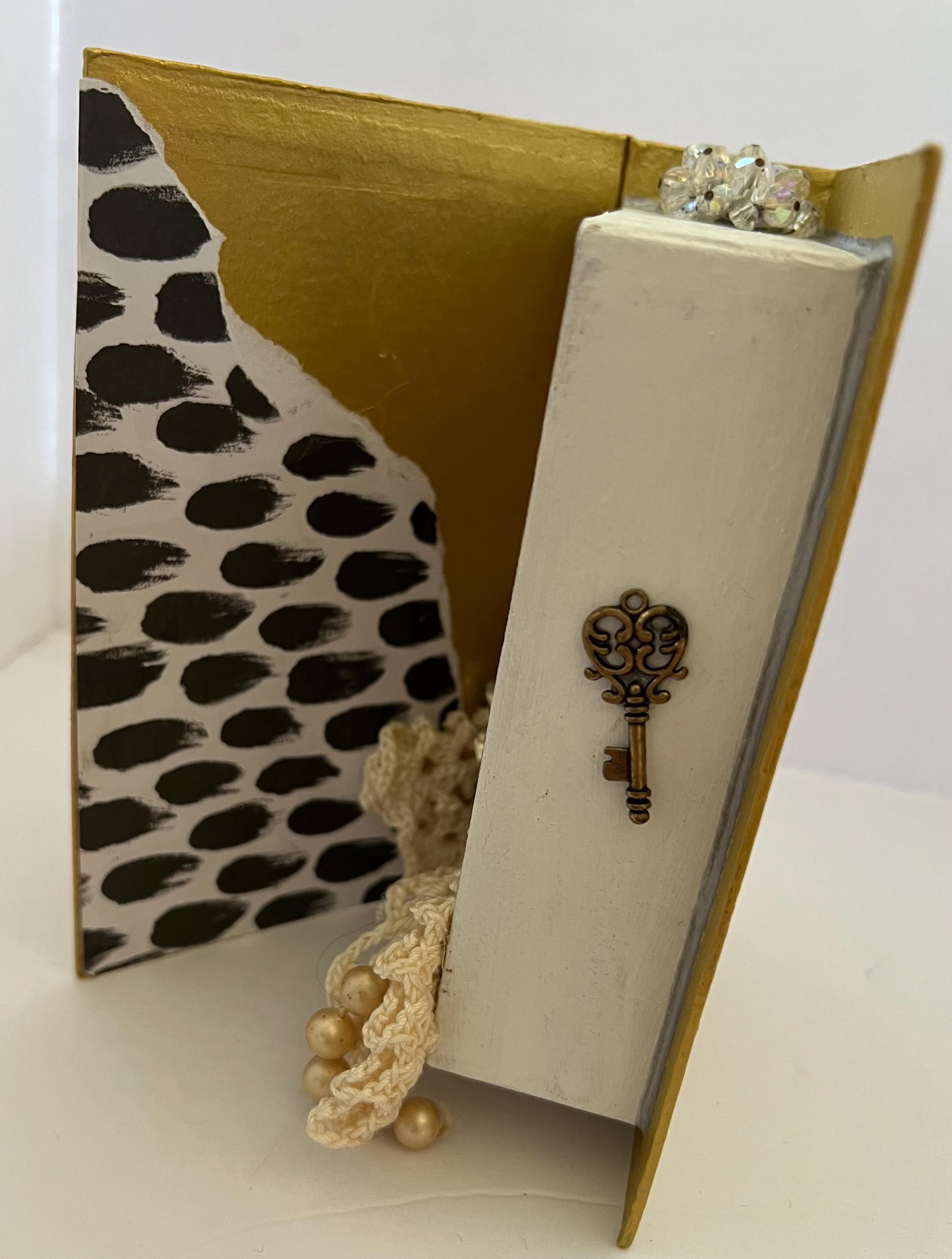 Assemblage Art, Shrine, Nicho, Shadow Box, Mixed Madia, Wall Art - Etsy