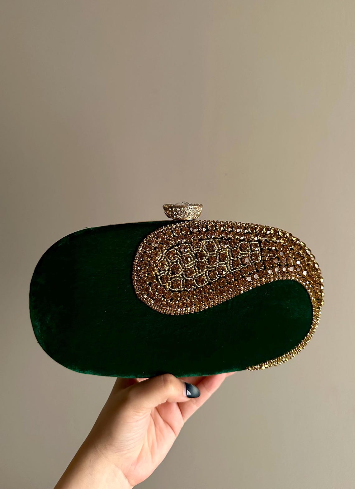 KAVI Emerald Green Clutch Purse With Gold Detailing, Hard Gold Clutch ...