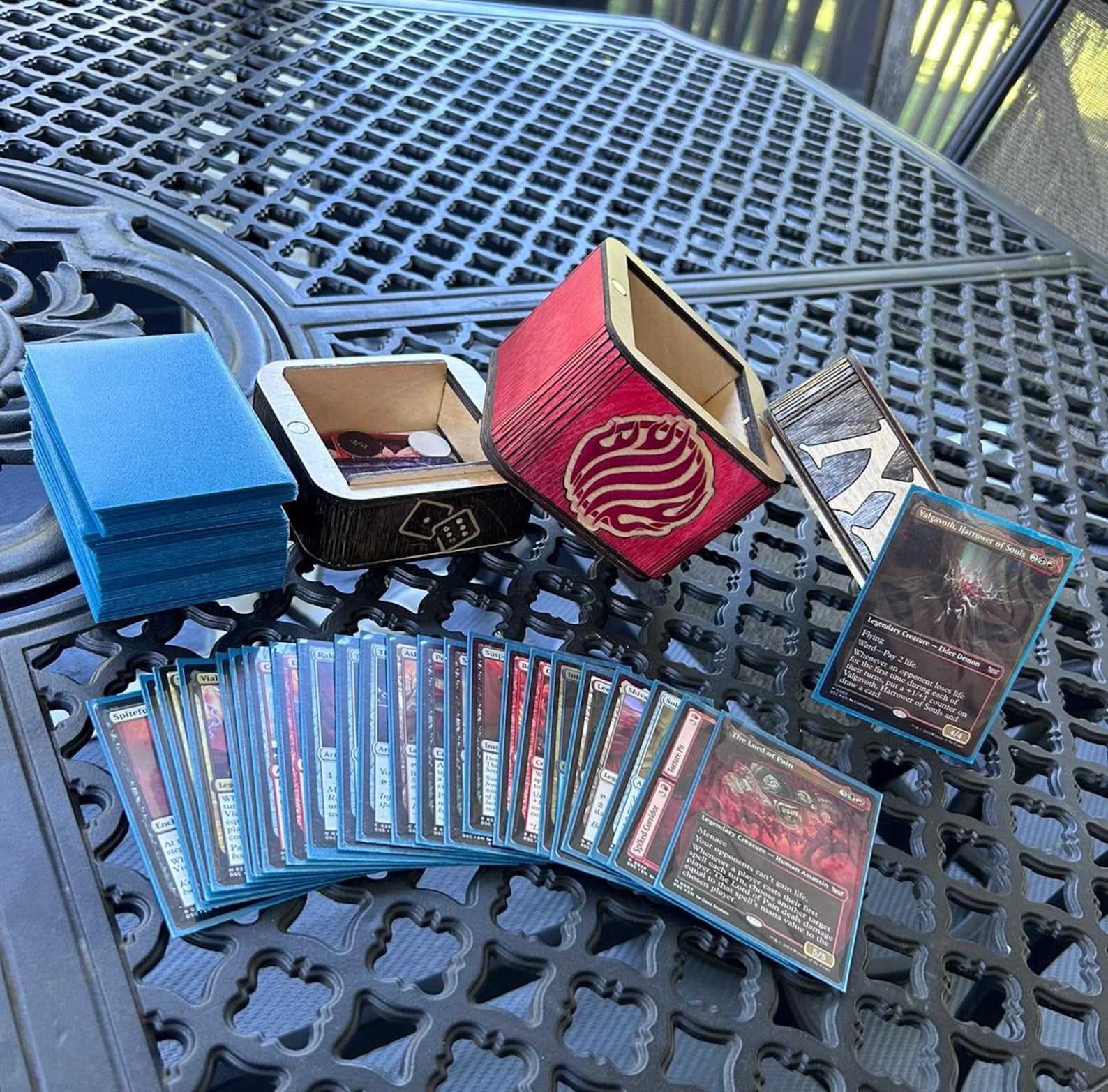 MTG Commander Deck Box: Laser Cut Wood, Holds 100 Sleeved Cards ...