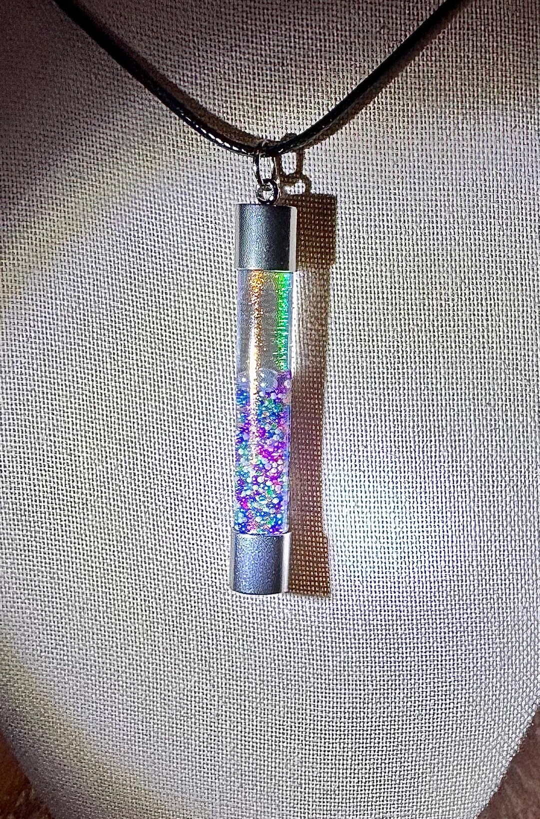 Sensory Pendant Moving With Silver Caps Liquid Fluid Motion and Super ...