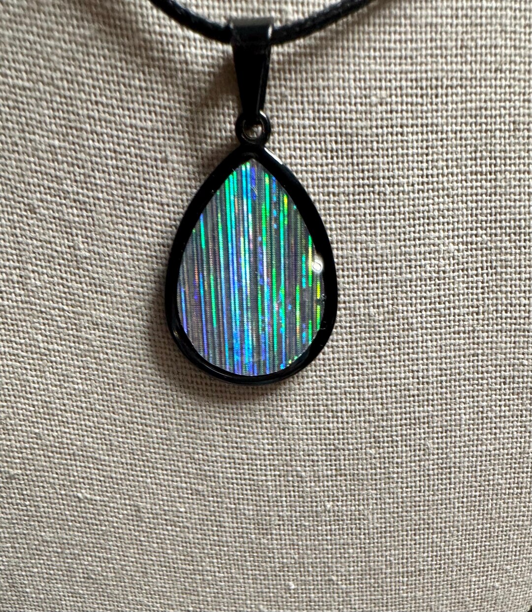 Holographic Teardrop Brushed Vertical Silver Pattern in Black Finish ...