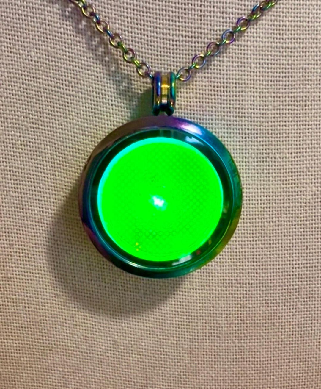 Floating Locket Magnetic Light up Multicolored Lights in a Rainbow ...