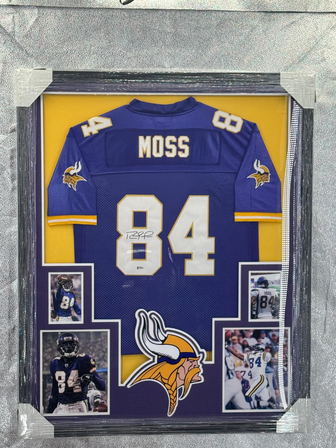Vikings Randy Moss Signed Autographed Jersey Framed Beckett ...