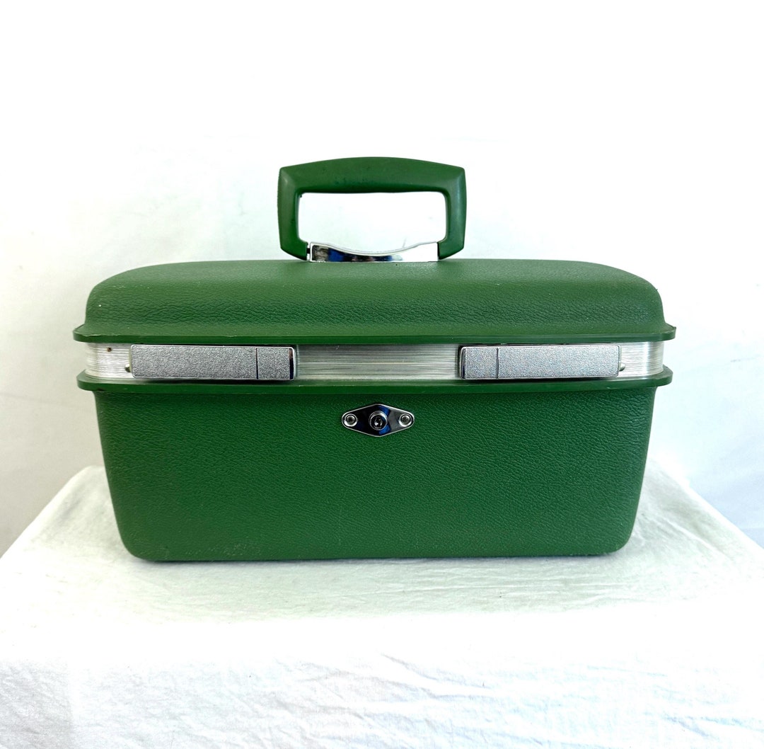 Vintage 1970s 70s Green Train Case - Royal Traveler Aurora Hard Luggage ...