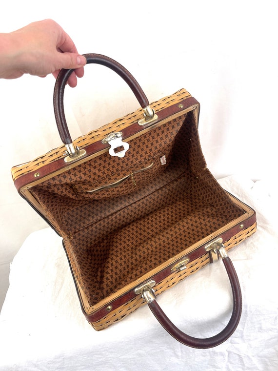 Cute 1970s 80s Basket Woven Handbag Purse Case - Gem