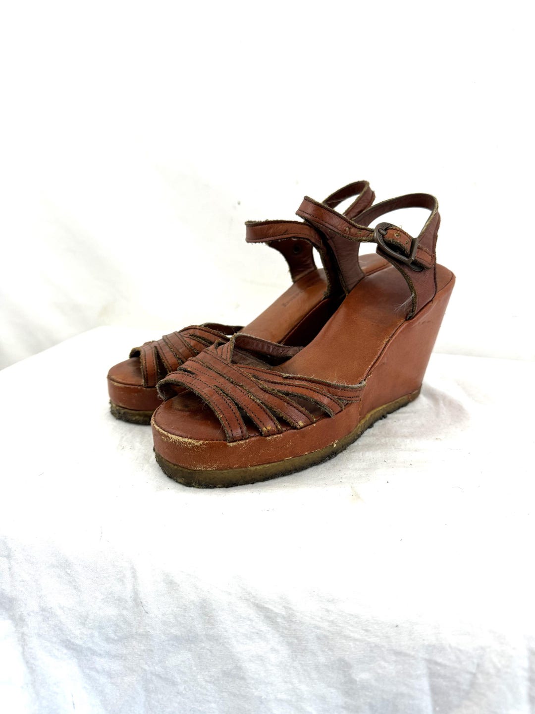 WOW Vintage Leather Shoes Heels Wedges - Bare Traps Size 7 - Etsy