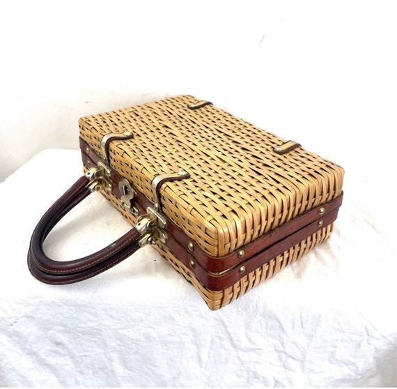 Cute 1970s 80s Basket Woven Handbag Purse Case - Gem