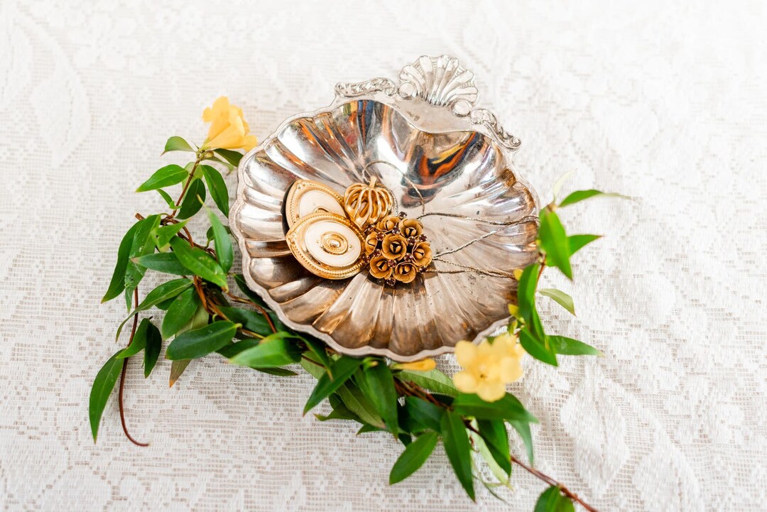 Vintage Silvertone Trinket Ring Dish, Silver Metal Clamshell, Regency ...