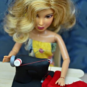 Sewing Machine Figurine, Fashion Doll Sewing Machine, 1:6 Scale ...