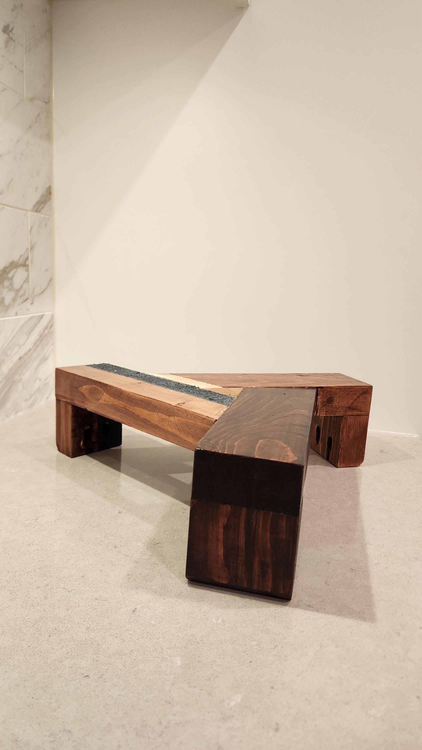 Sturdy Wooden Plant Stand Triangular Base Indoor Plant Stand, Rustic ...