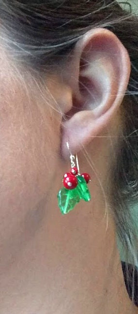 Holly Christmas Earrings - Christmas Earrings - Holly Leaf Earrings ...