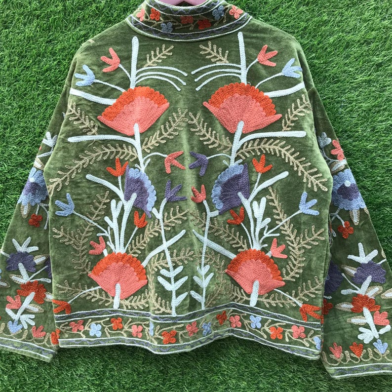 Giacca in velluto ricamata a mano: giacca Suzani boho, vintage fatta a ...