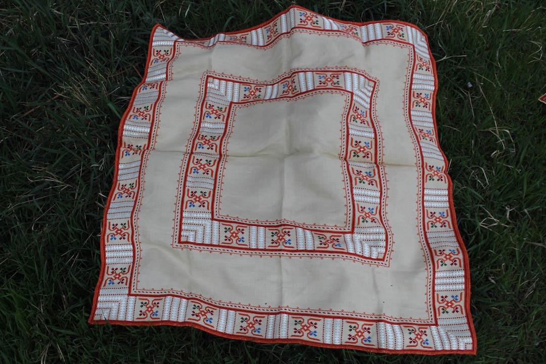 Bulgarian Embroidery. Hand Embroidery. Vintage Tablecloth. Folk Decor ...