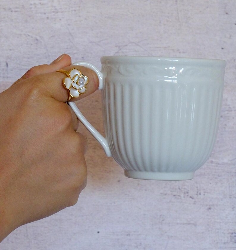 White Tea Flower Ring: Handmade Gold Pearl Adjustable Ring - Etsy