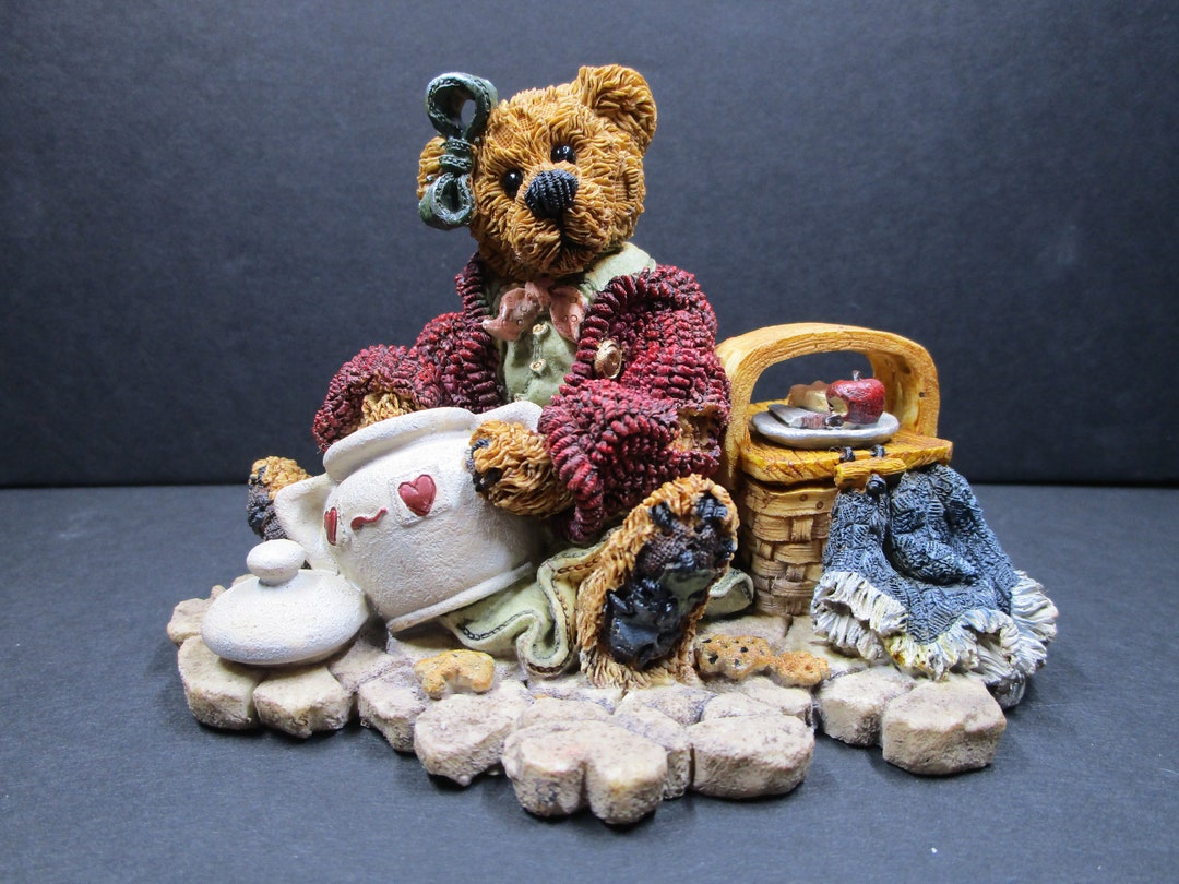 Boyds Bears "velma Q Berriweather....the Cookie Queen" Figurine Private ...