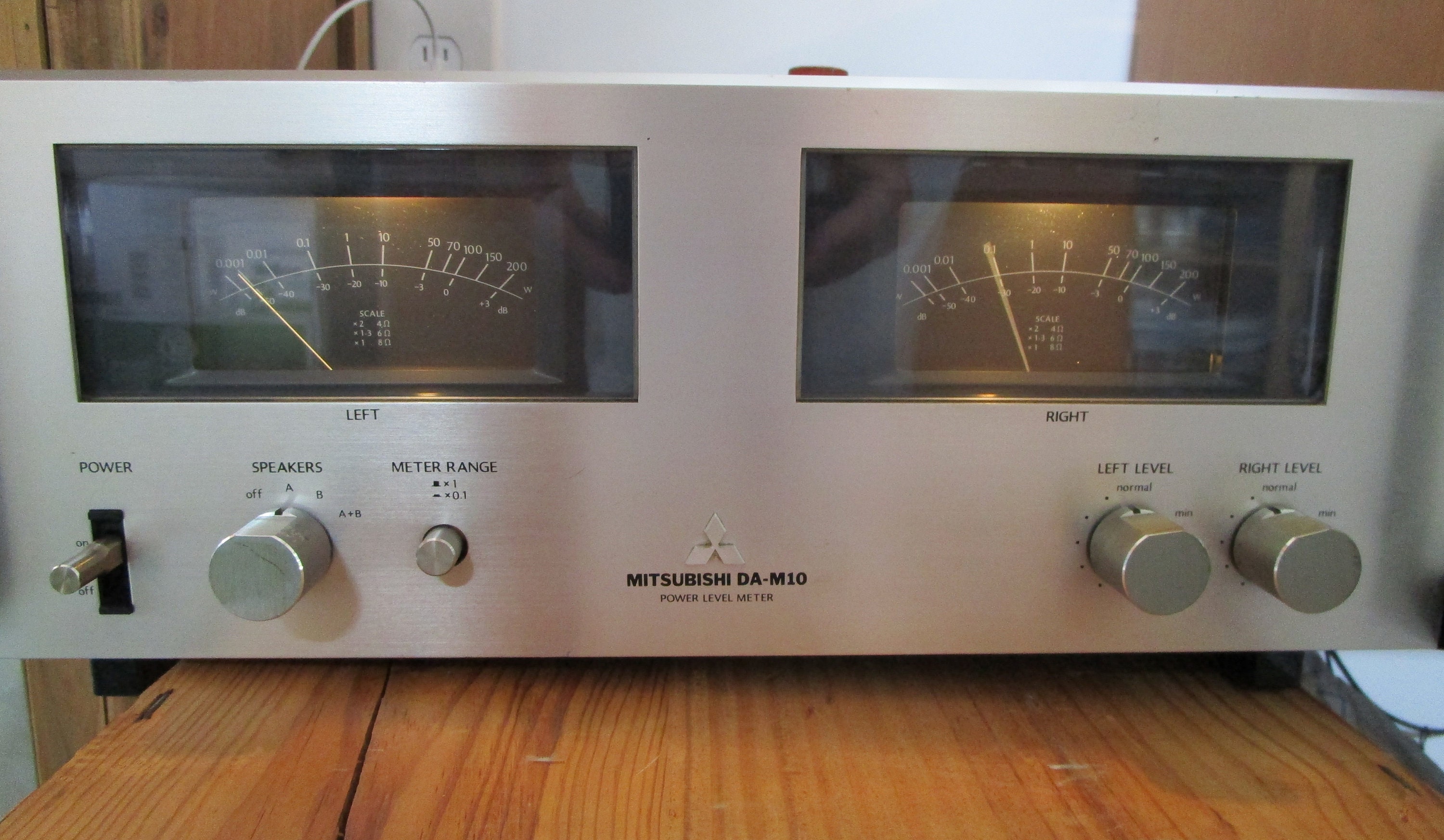 Mitsubishi DA-M10 Power Level Meter