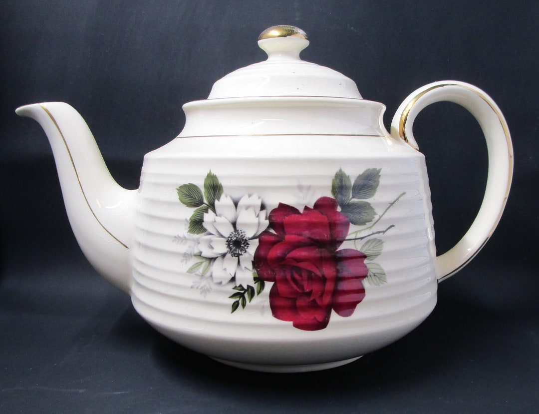 Sadler Tea Pot Red Rose White Flower Gold Detail 32 Ounces Vintage ...