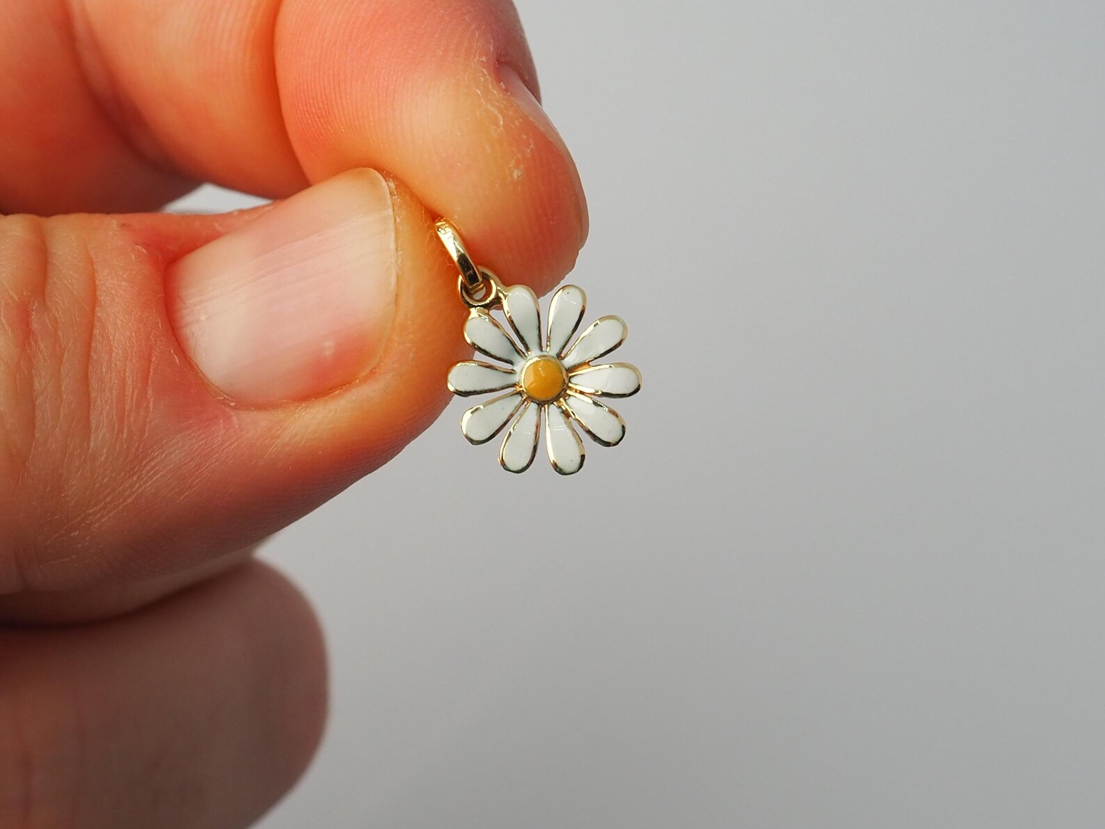 14k Solid Gold Daisy Necklace, Gold Flower Necklace, Daisy Charm ...