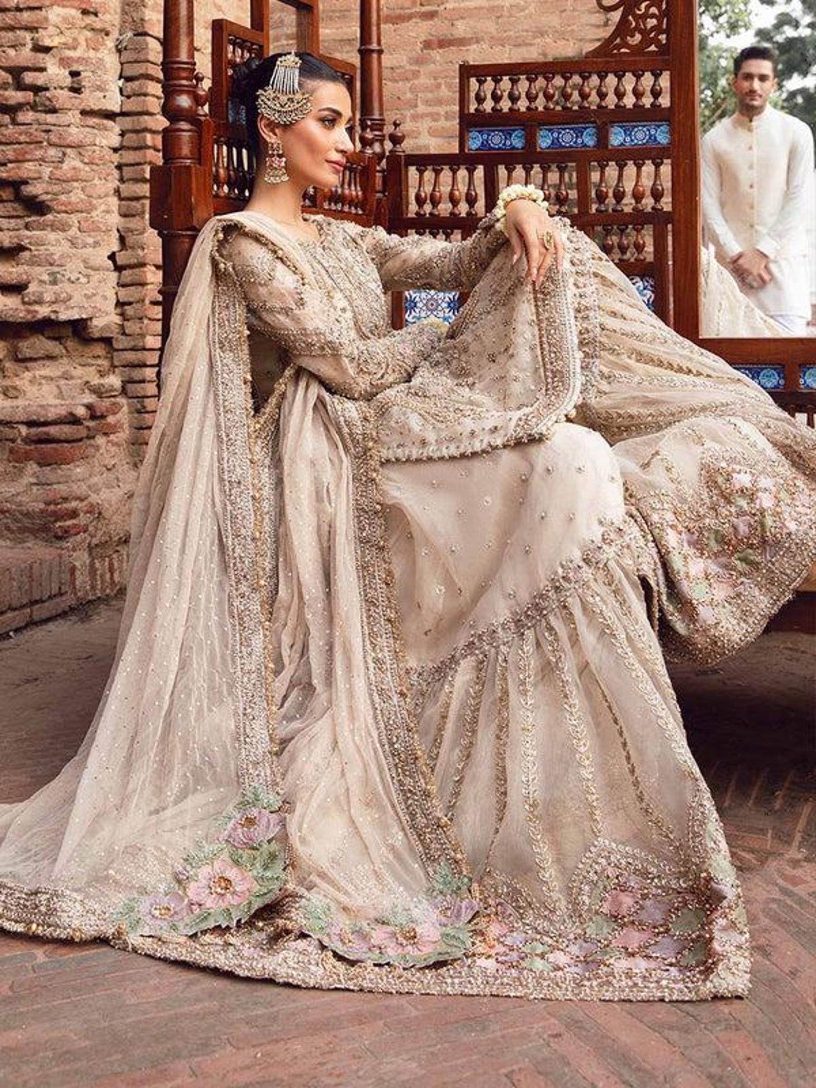 Pakistani Wedding Dresses off White Nikkah Gharara Kurti Guest Outfit ...