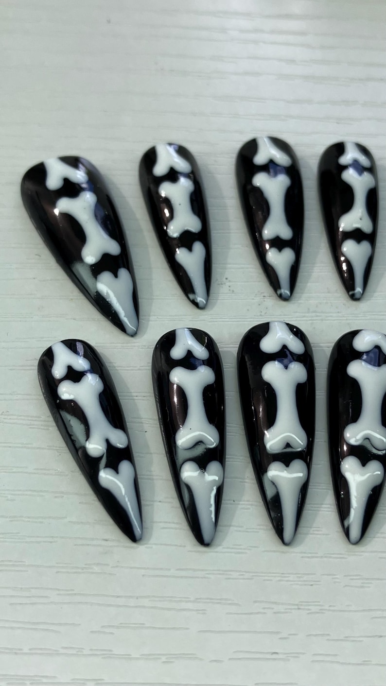 Skeleton Bones Press on Nails Design, Halloween Nails, Application Pack ...