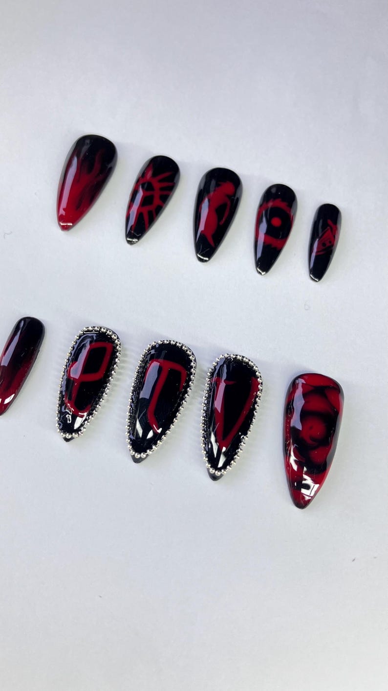 PTV Black and Red Press on Nails With Chain Embellishments Application ...