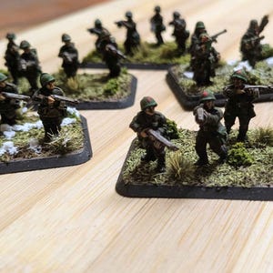 Pre-painted 15mm Soviet Red Army Miniatures Set – Detailed WW2 Infantry ...