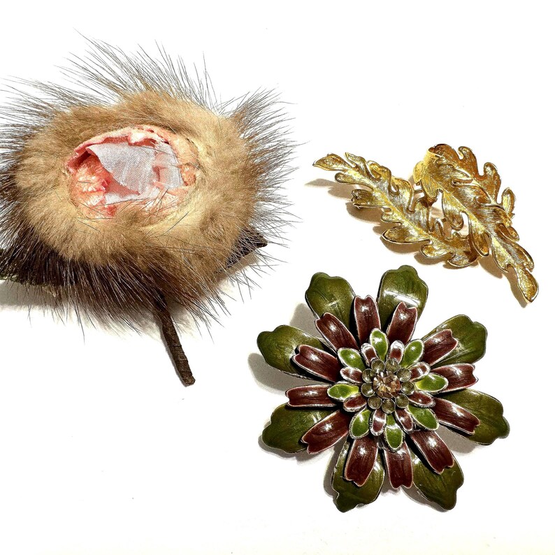 Lot of 3 1950s Iconic Enamel, Mink, & Signed LCI Brooche. Enamel Brooch ...