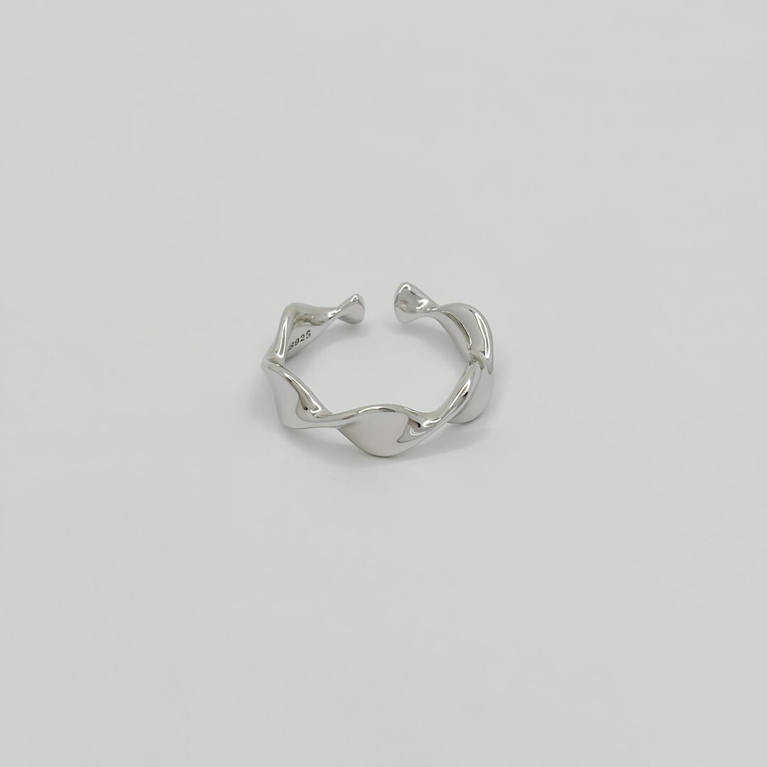Sterling Silver Mobius Twist Ring, Chunky Adjustable Unisex Ring - Etsy ...