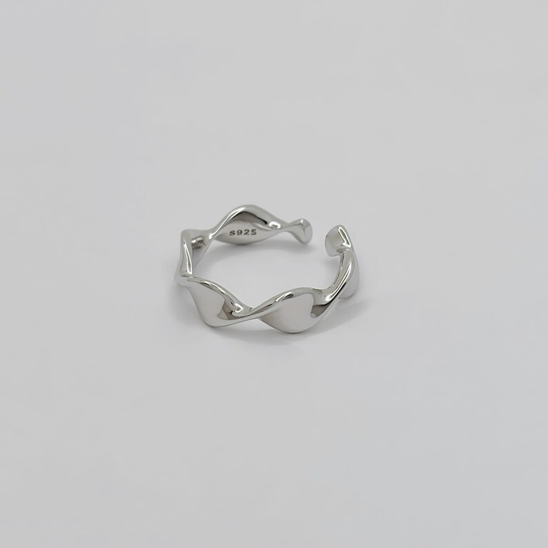 Sterling Silver Mobius Twist Ring, Chunky Adjustable Unisex Ring - Etsy ...