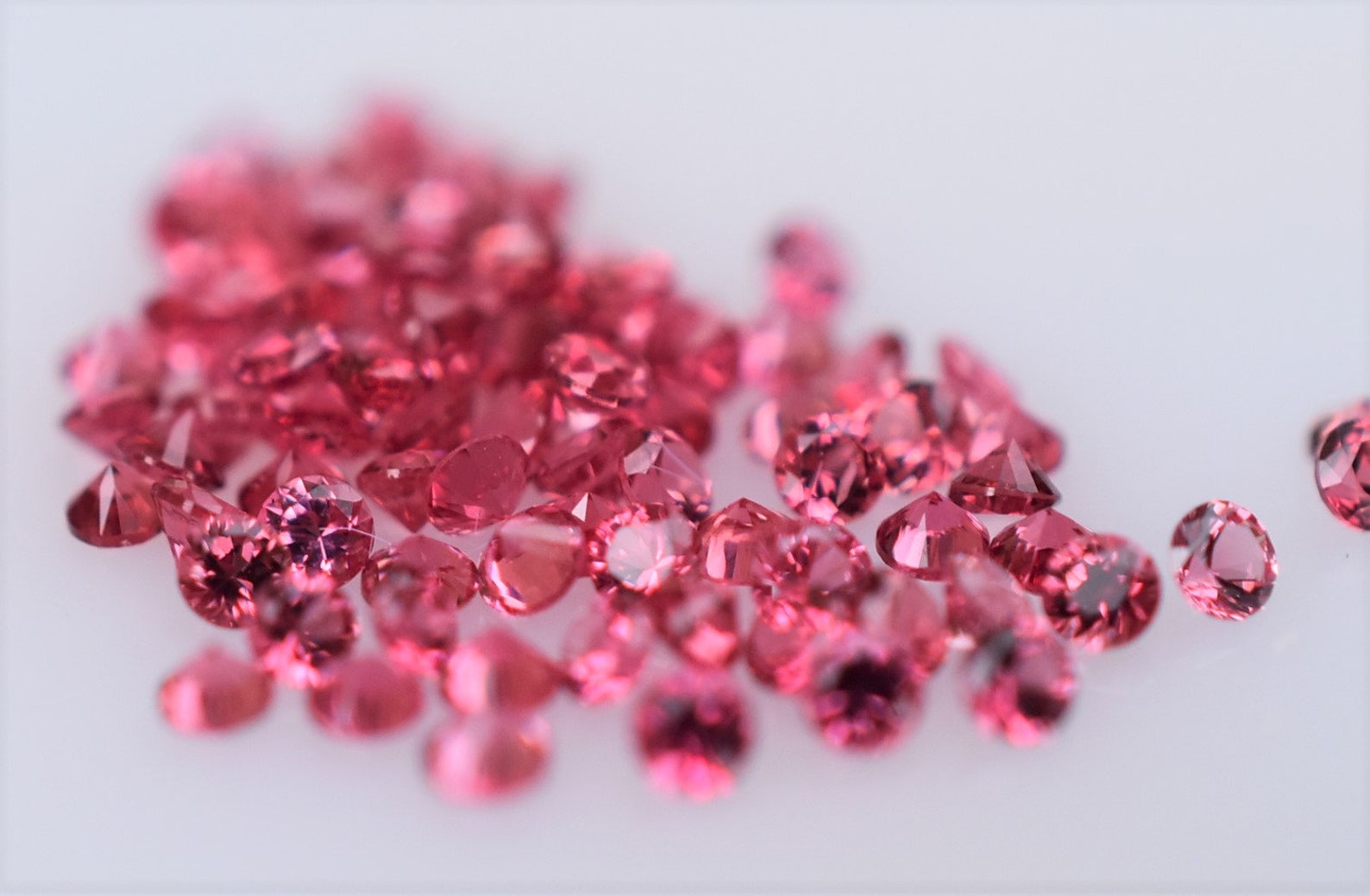 Burmese Imperial Spinel: 1.5mm Orange Peach Gemstone (sold per Piece ...